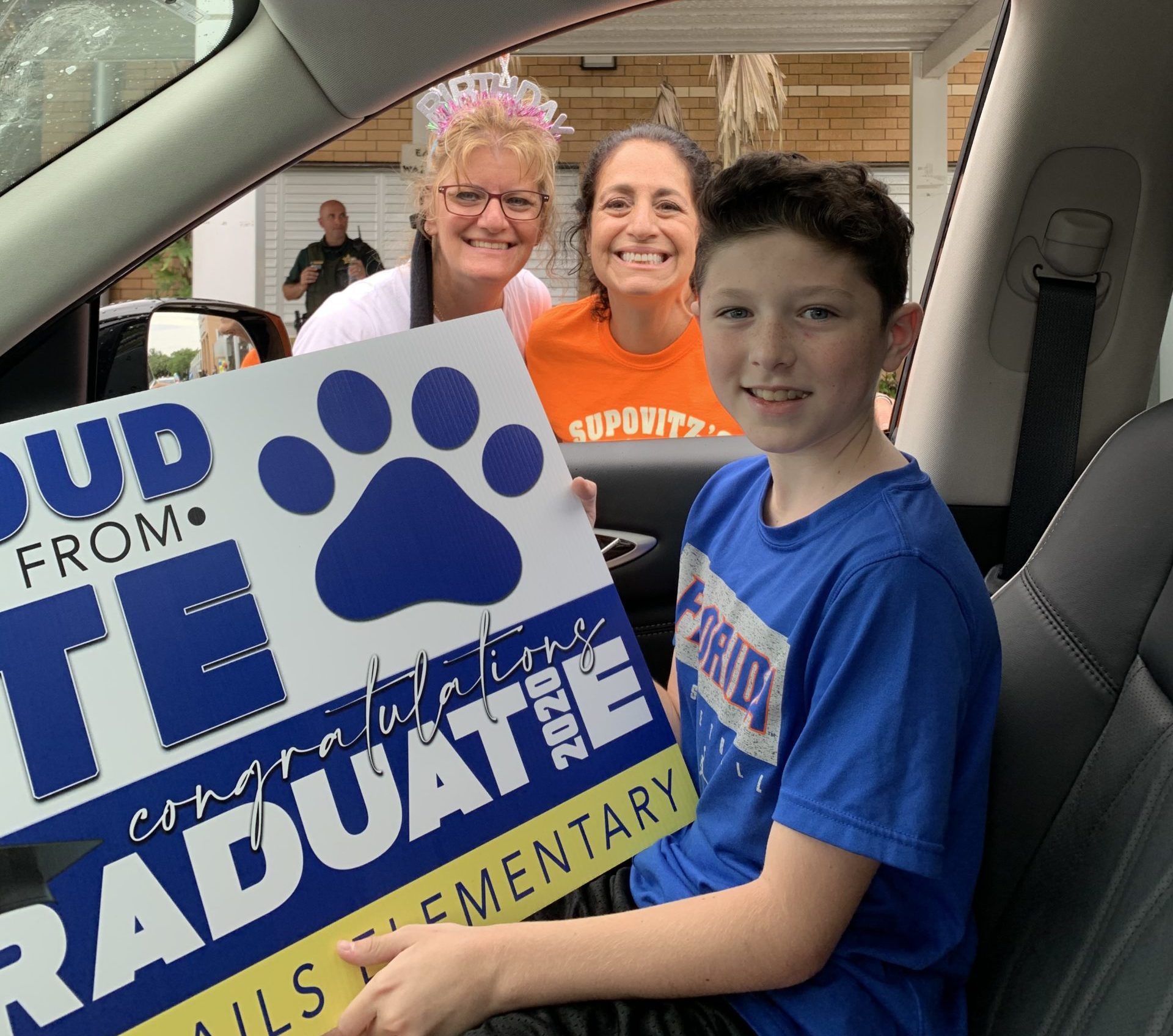 Park Trails Elementary Celebrates 5th-Grade Graduates with a Parade ...